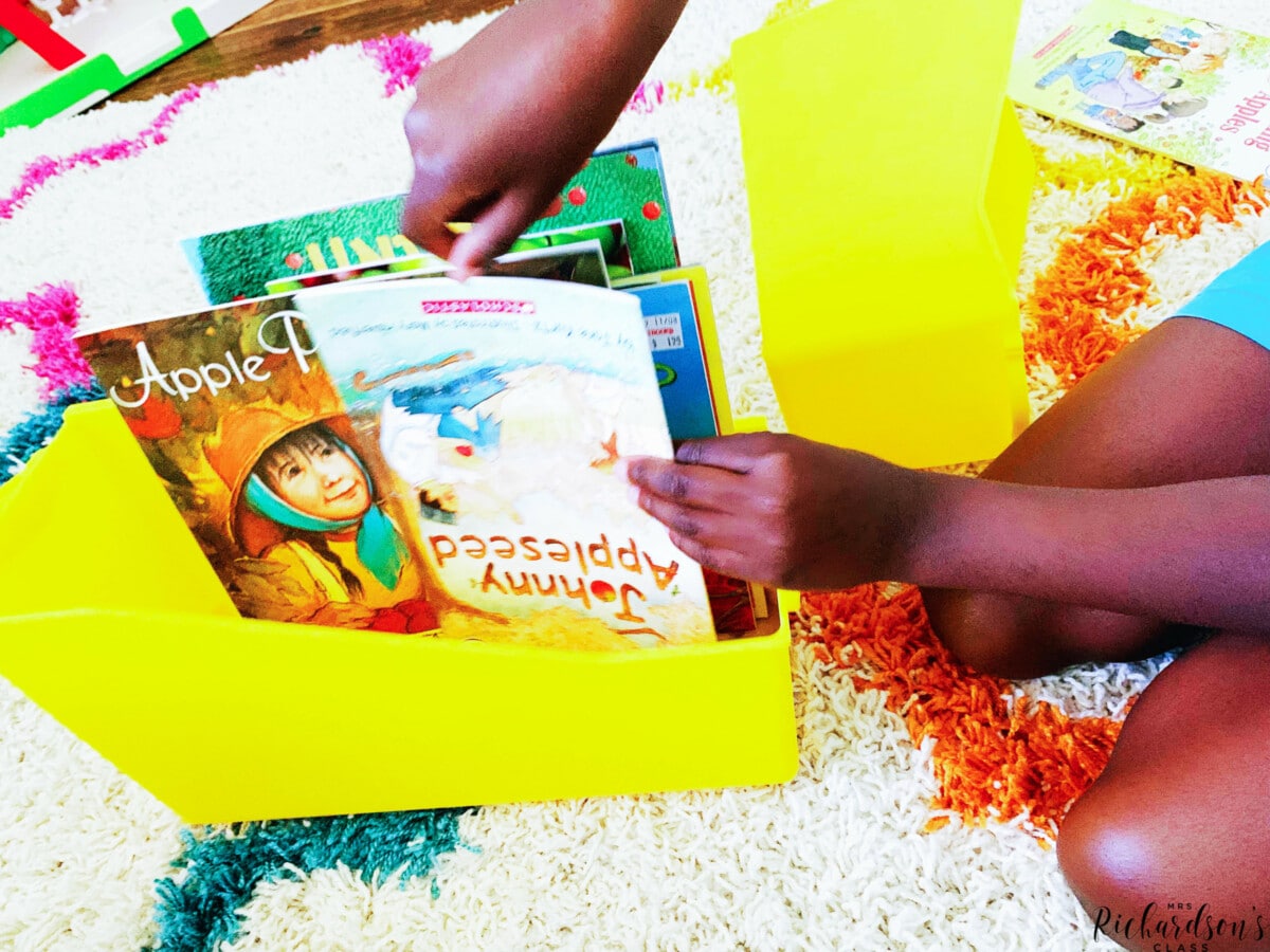 8 Tips to Keep Kindergarten Students in Independent Reading Center