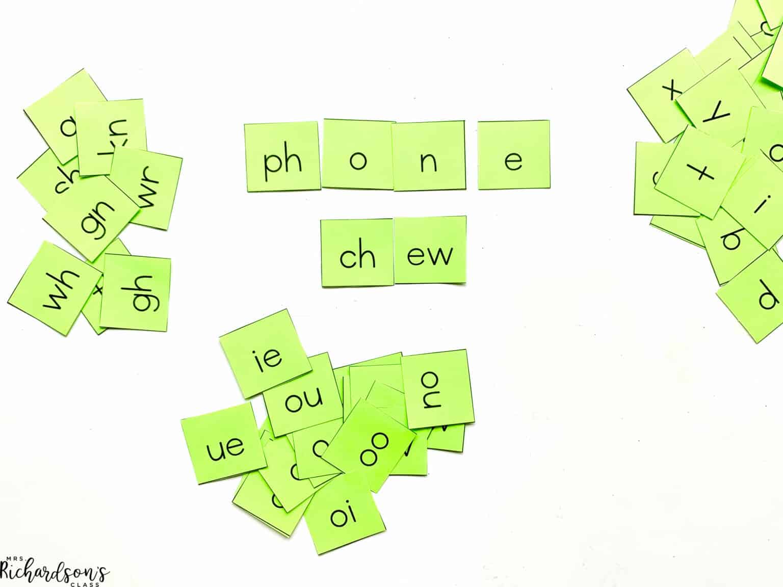 Literacy Manipulatives to Boost Phonics and Reading Skills [FREEBIE]